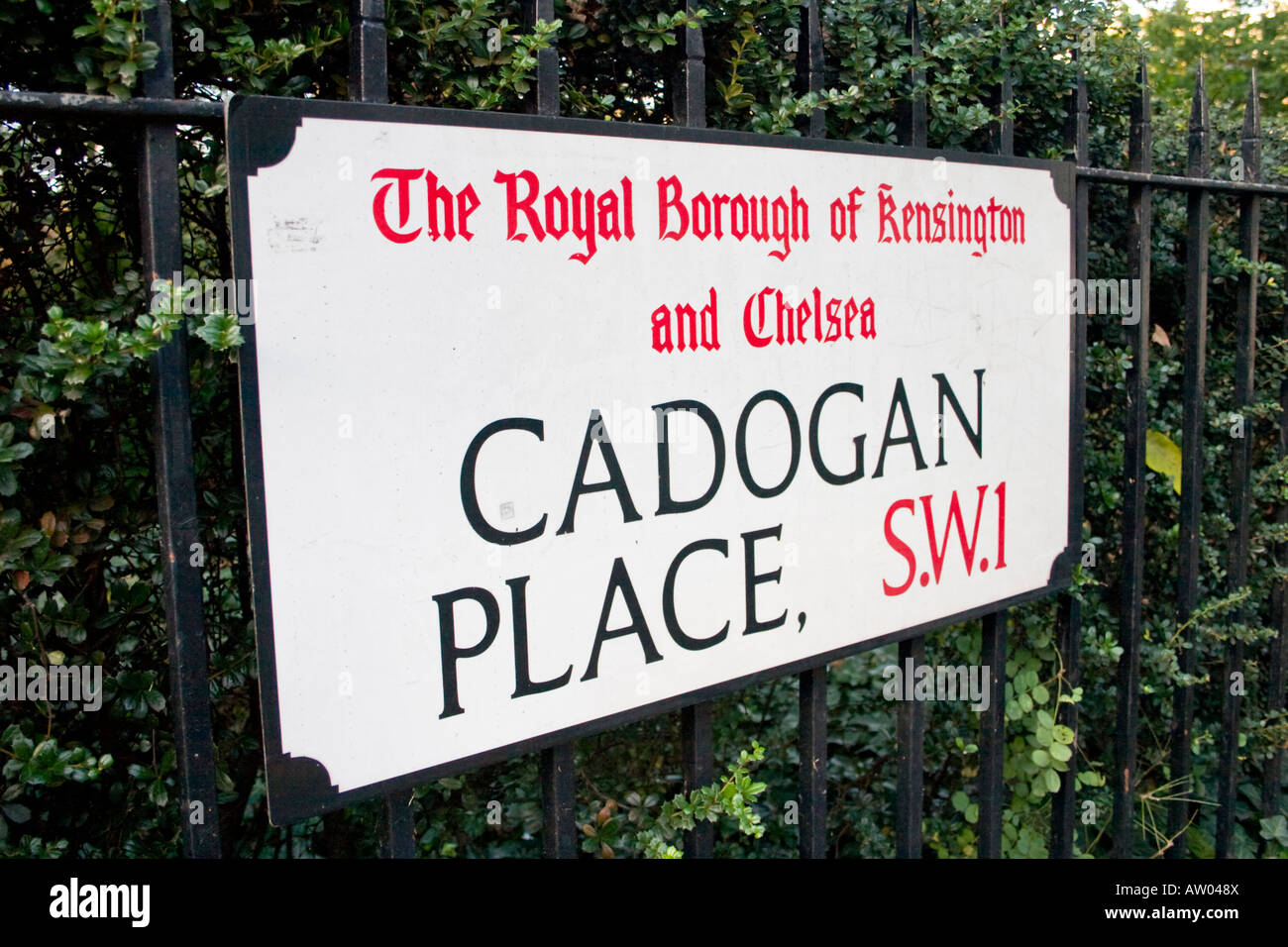 Cadogan place london hi-res stock photography and images - Alamy
