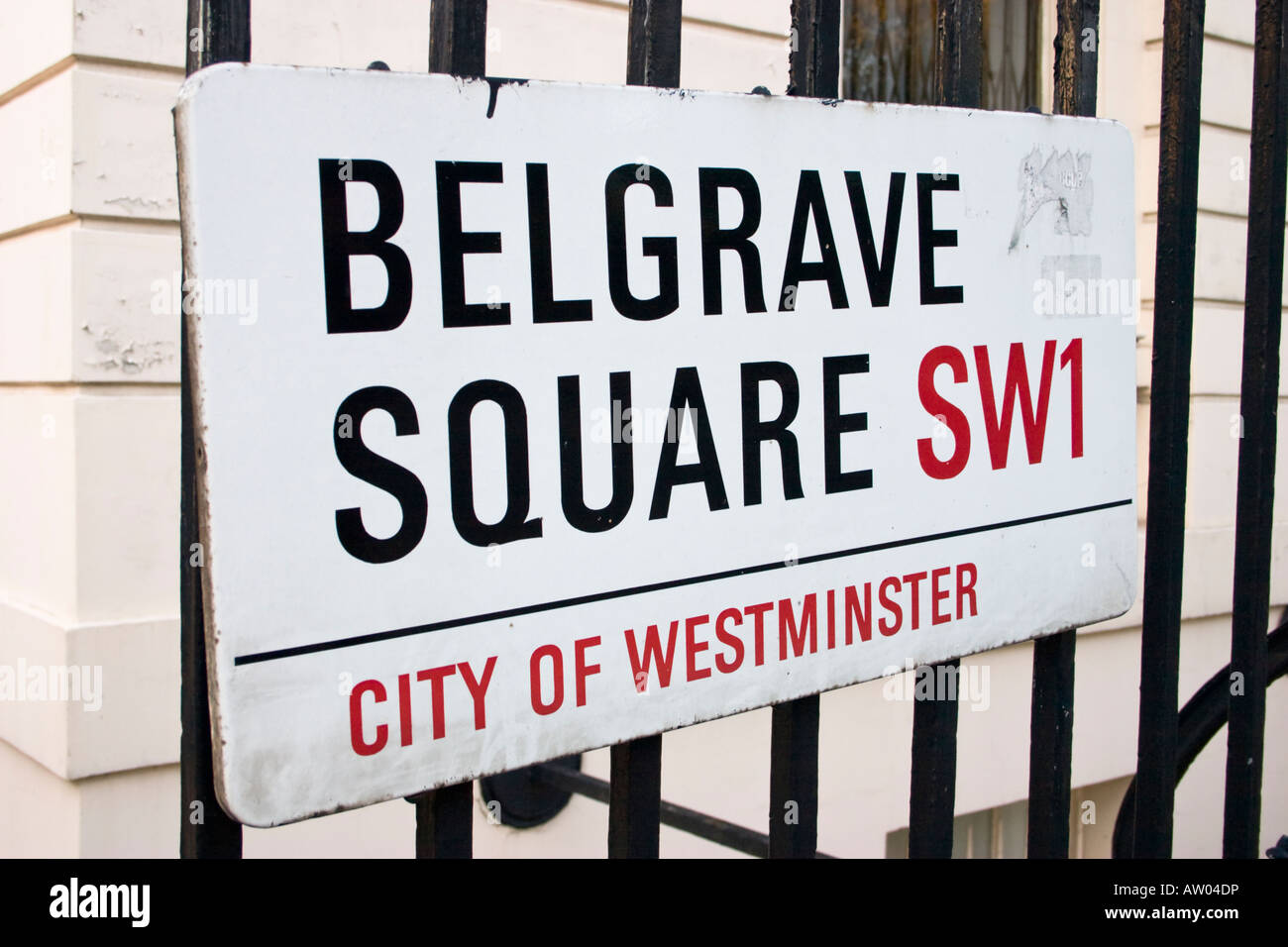 Belgrave Square London SW1 street name sign Stock Photo - Alamy