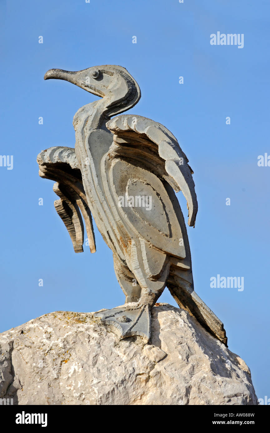 Cormorant bird sculpture, (detail). The Tern Project. Morecambe ...