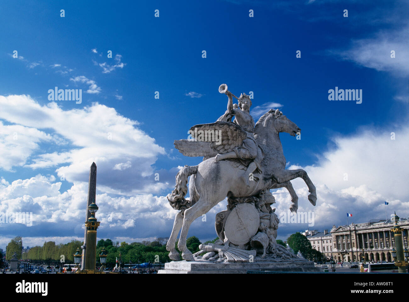 France paris equestrian statue hi-res stock photography and images - Alamy