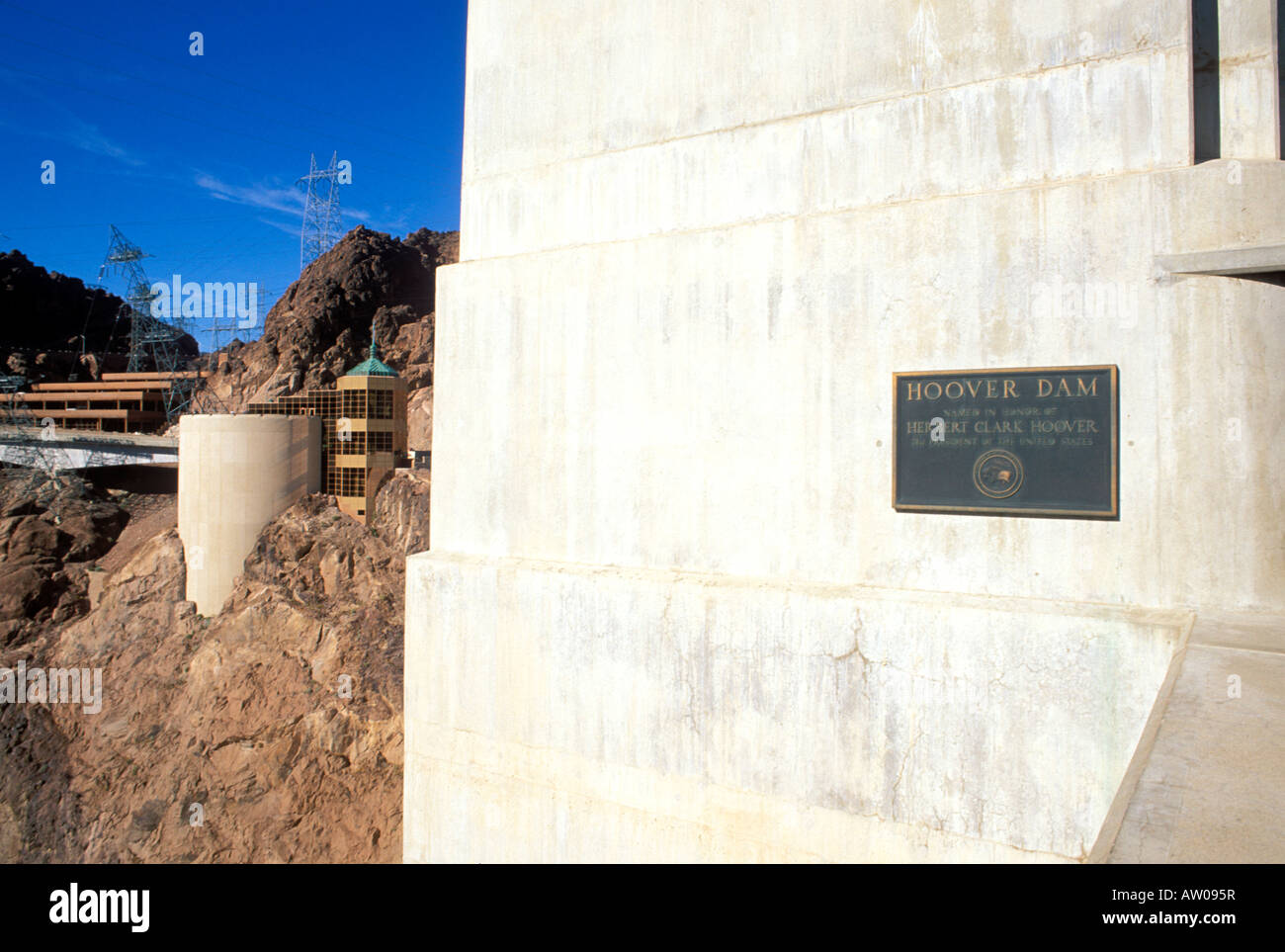 Hoover Dam plaque and the Visitor Center Hoover Dam National Historic ...
