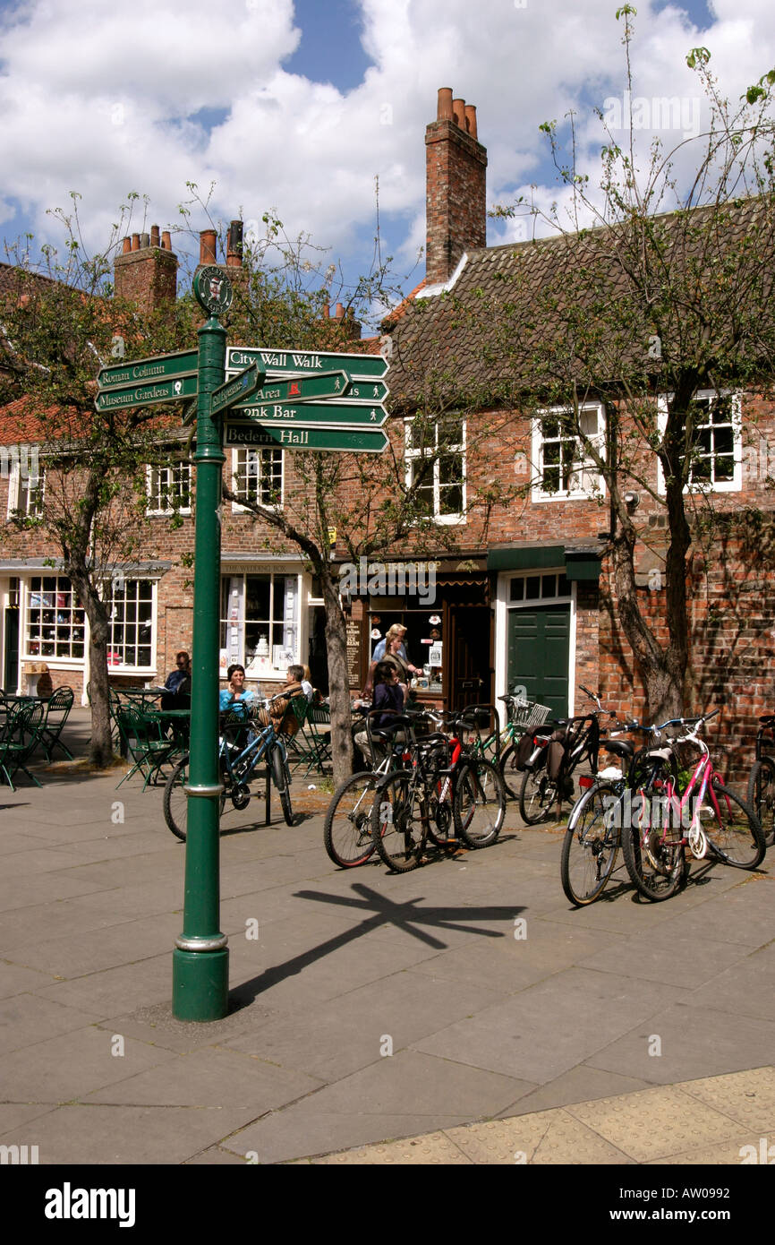 Direction sign corner of Goodramgate York Stock Photo - Alamy