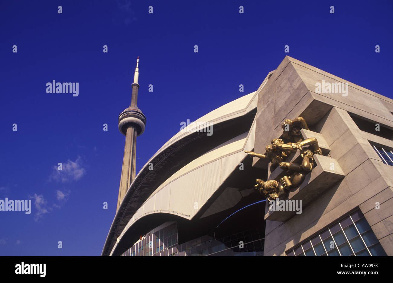 Cn tower and skydome hotel hi-res stock photography and images - Alamy