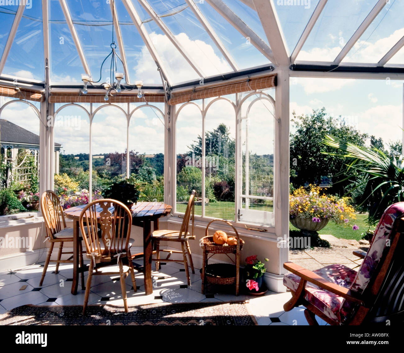 Sunny interior room hi-res stock photography and images - Alamy