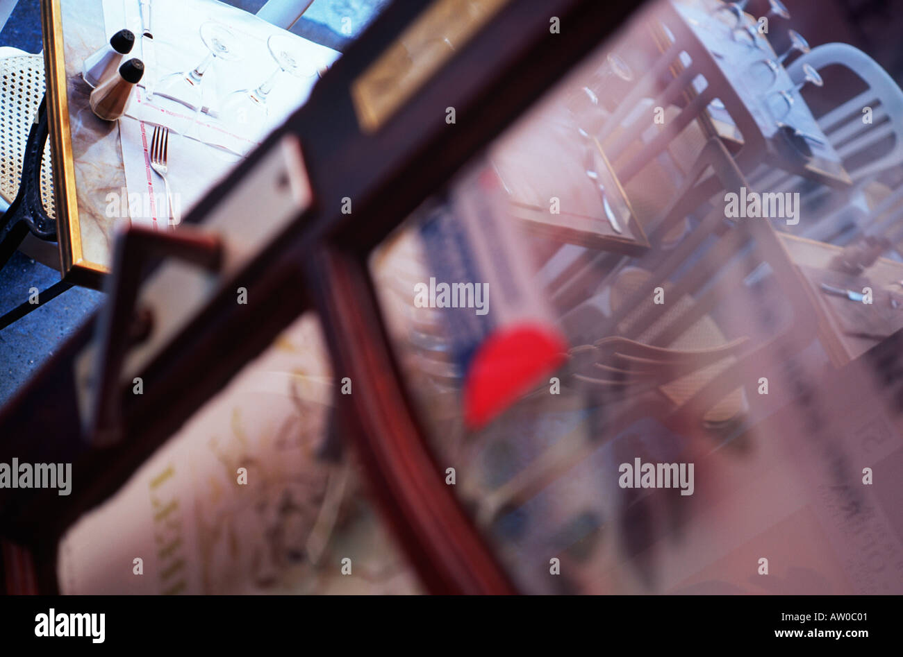 France paris cafe door table hi-res stock photography and images - Alamy