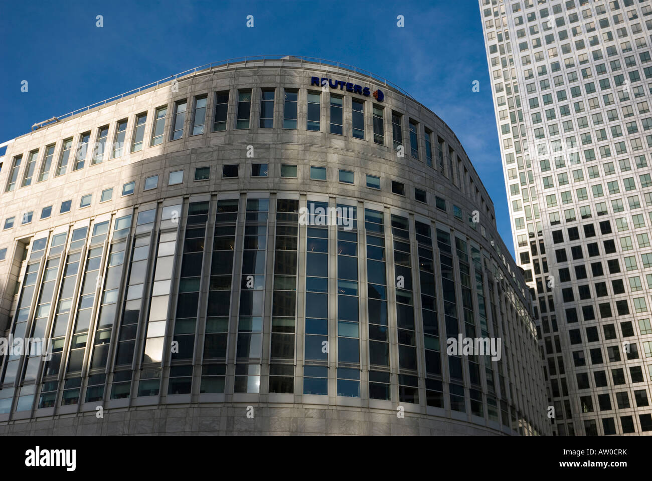 Reuters building canary wharf hi-res stock photography and images - Alamy