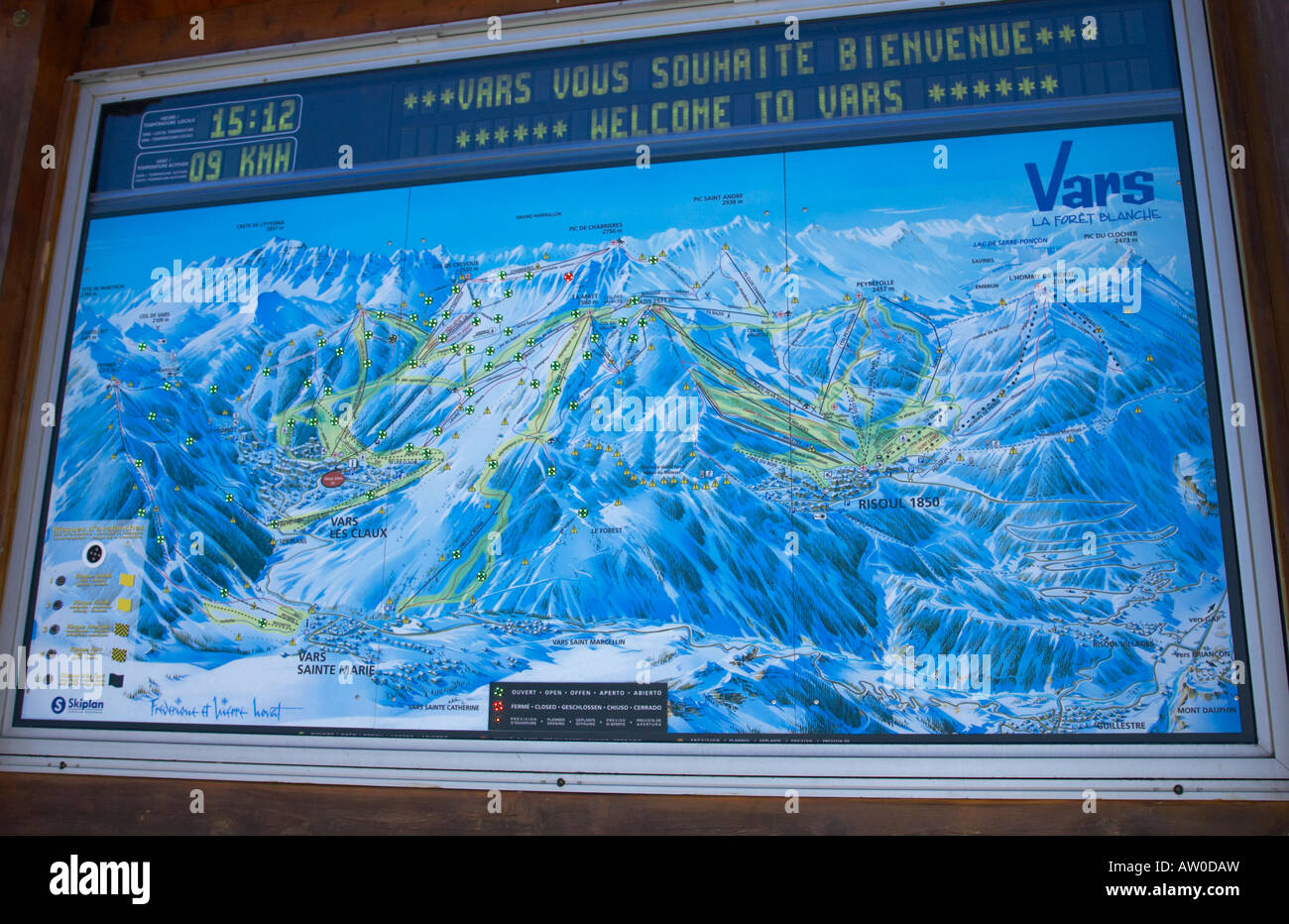 piste map of Vars in France Stock Photo - Alamy