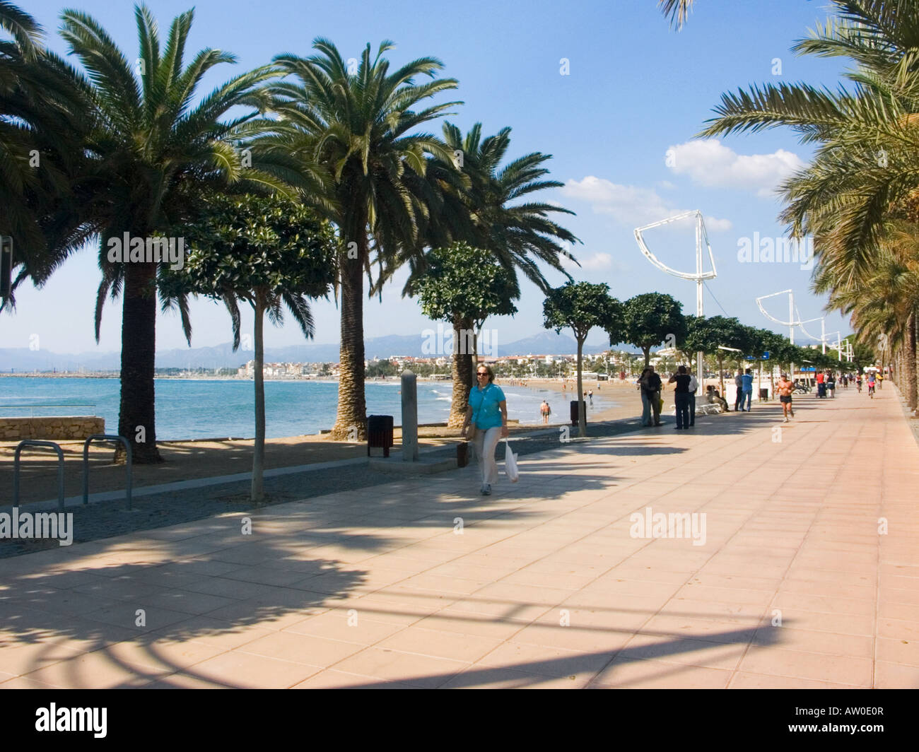 Seafront promenade on the Avinguda de la Diputacio, Cambrils, Costa ...