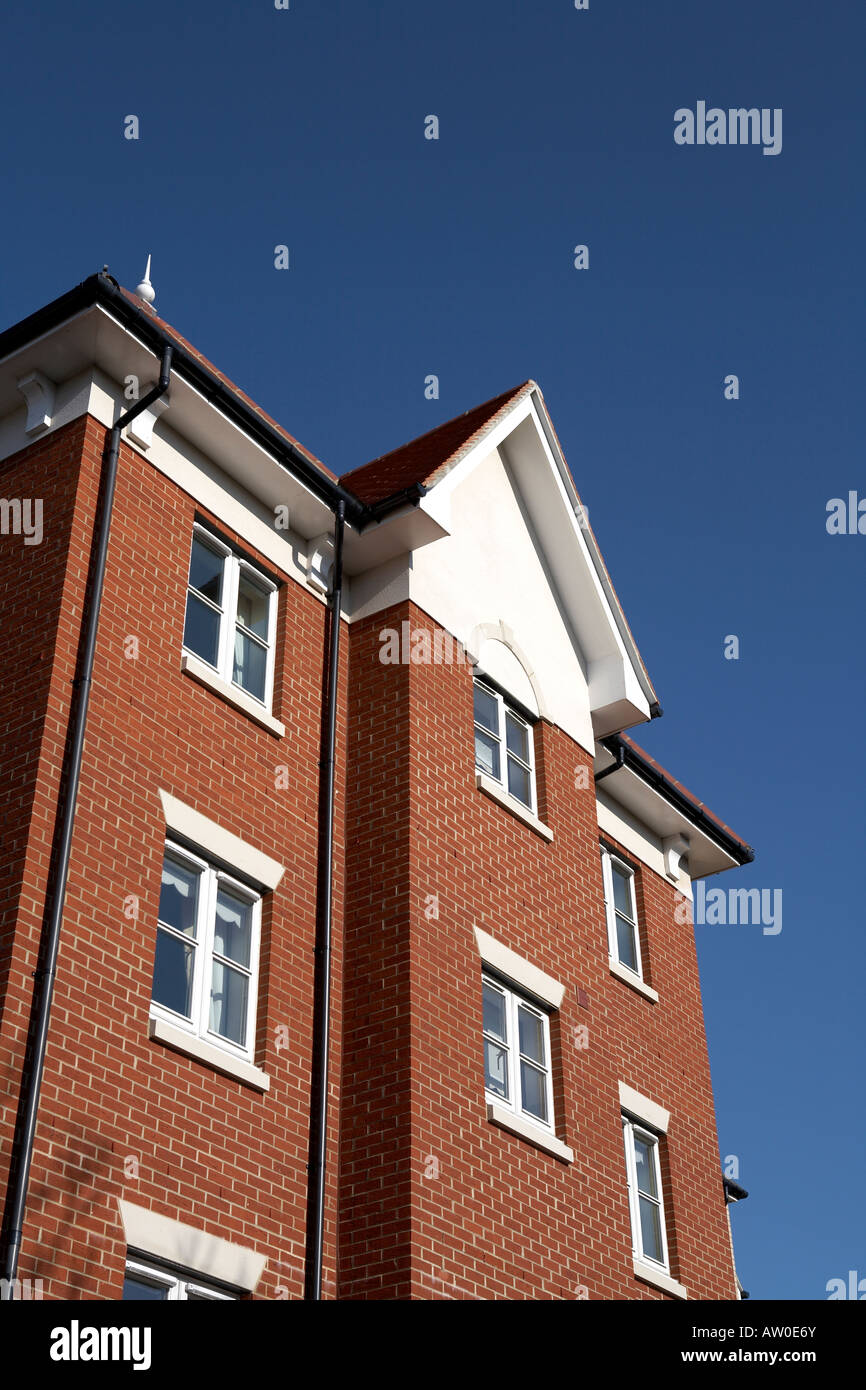 UK Flats and Apartment Building Facade Blue Sky Stock Photo - Alamy