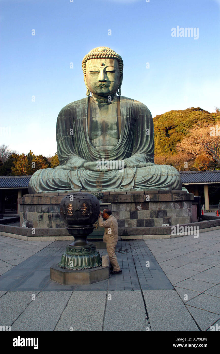 Buddha sculpture kamakura hi-res stock photography and images - Alamy