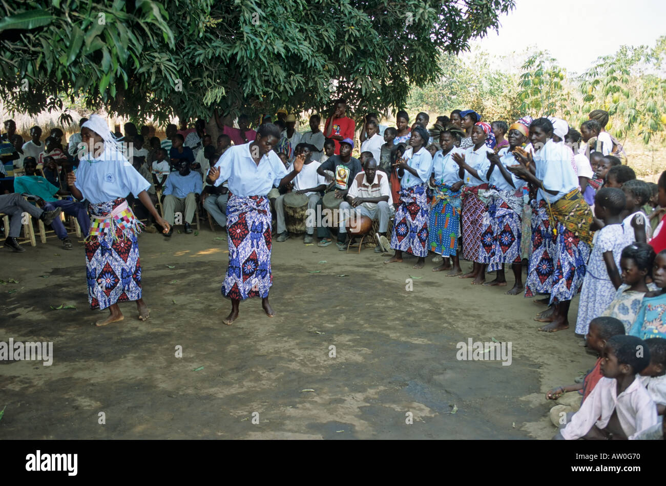 Zambia dancing hi-res stock photography and images - Alamy