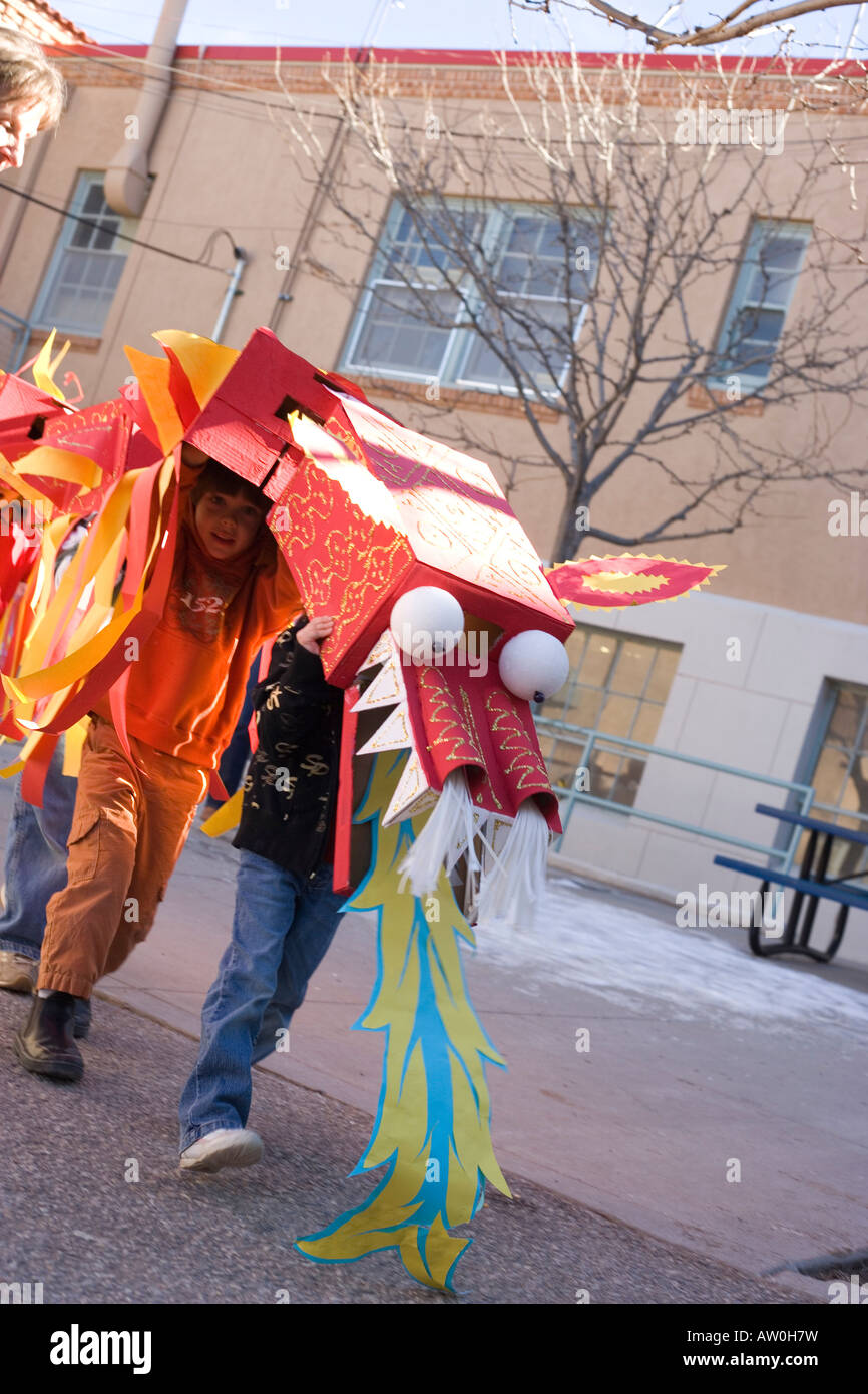 Learning chinese dance hi-res stock photography and images - Alamy