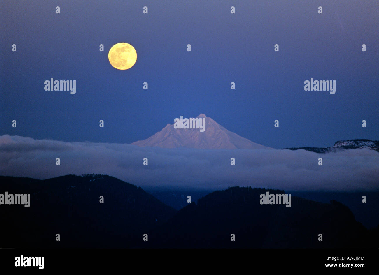 Moonrise over the jefferson hi-res stock photography and images - Alamy