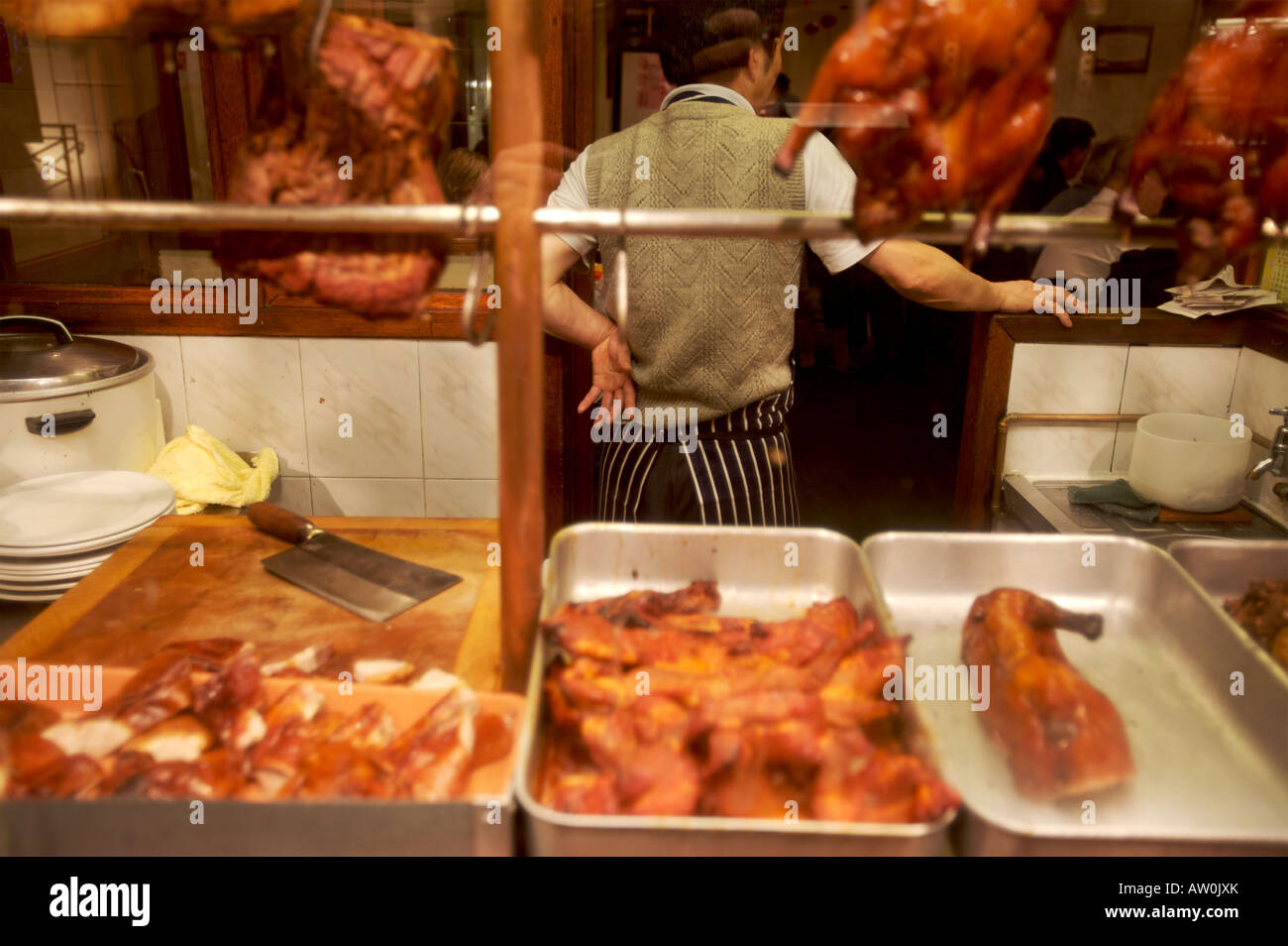 A chinese restaurant window in London's Chinatown Stock Photo - Alamy