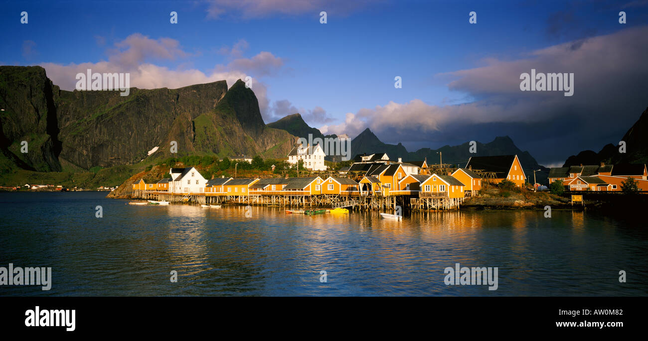 Moskenesoya, fishing village on Sakrisoya Island, Lofoten Islands ...