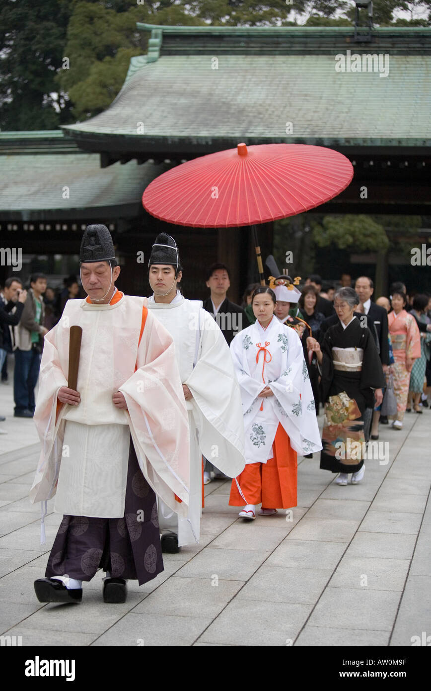 Wedding procession at Meiji Shrine Tokyo 3 Stock Photo - Alamy