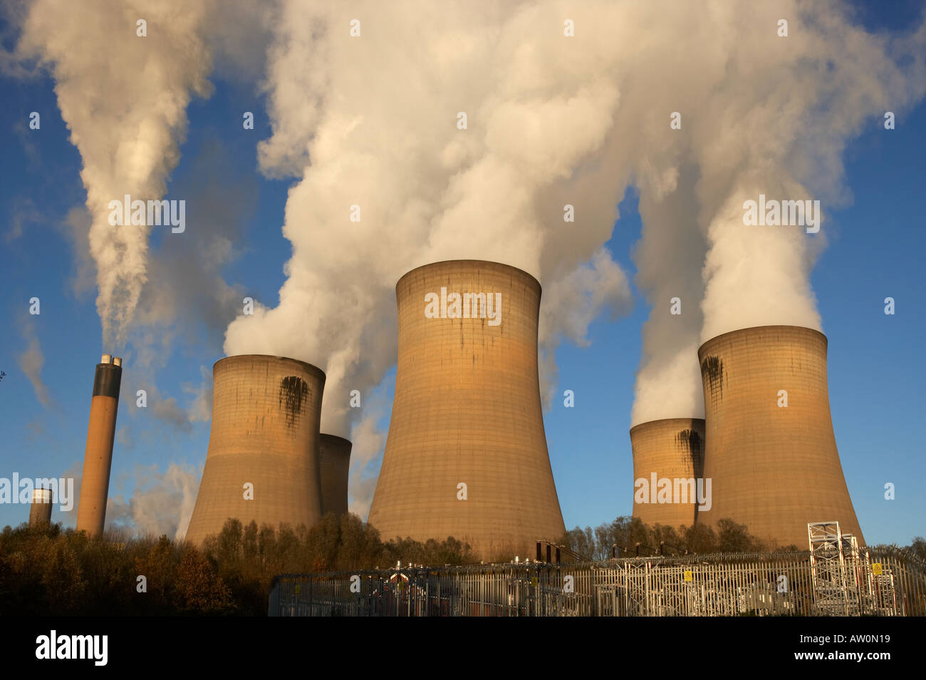 COOLING TOWERS AT DRAX COAL FIRED POWER STATION SELBY NORTH YORKSHIRE ...