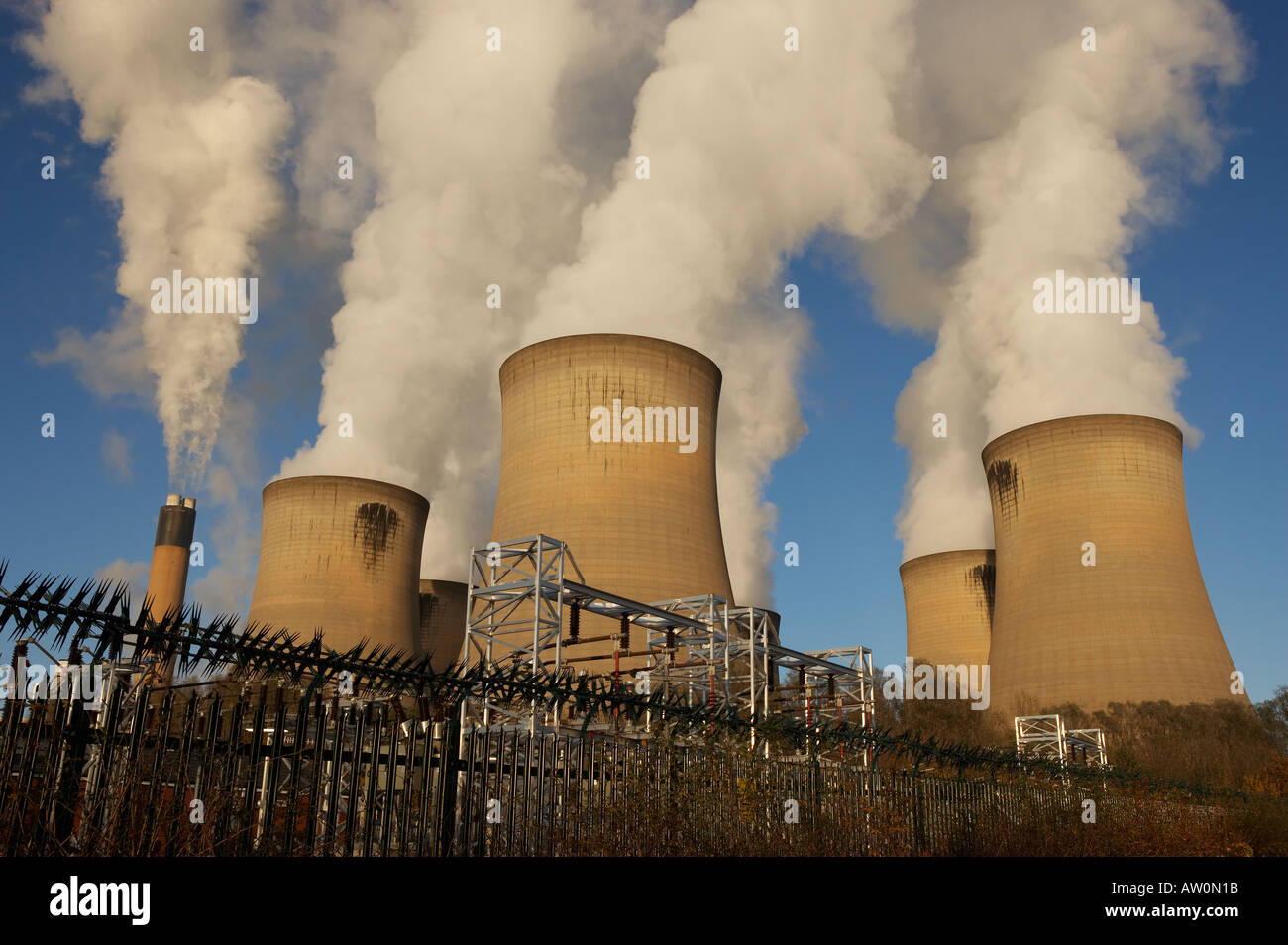 COOLING TOWERS AT DRAX COAL FIRED POWER STATION SELBY NORTH YORKSHIRE ...