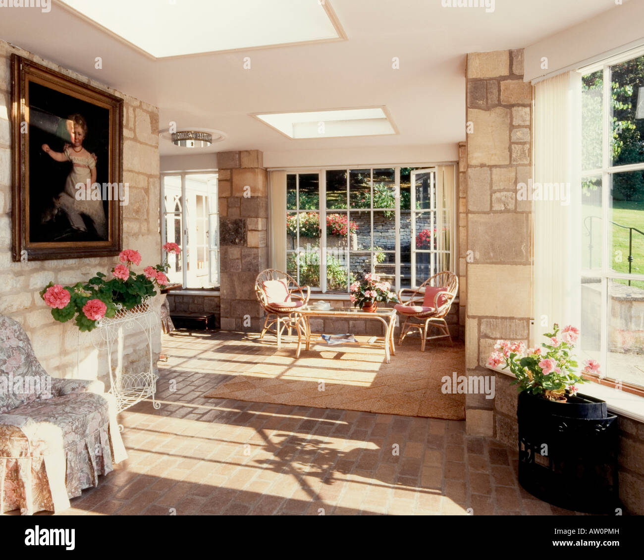 Sunny interior room hi-res stock photography and images - Alamy