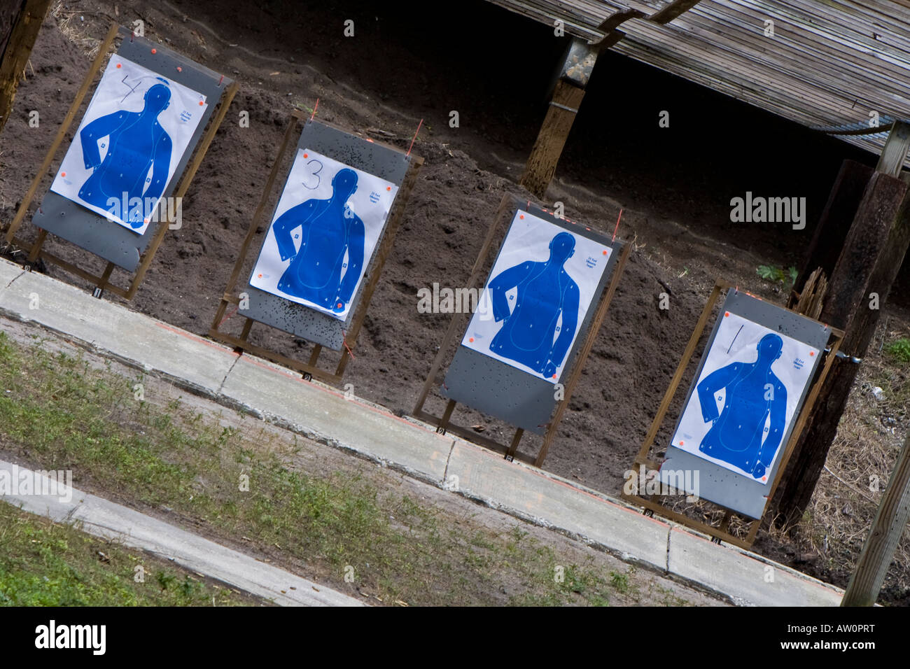 Silhouette targets hi-res stock photography and images - Alamy
