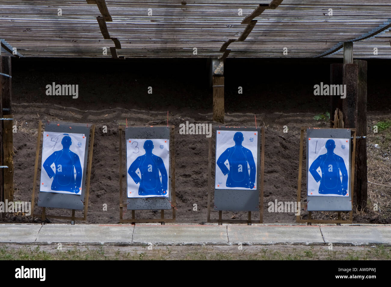 Silhouette targets hi-res stock photography and images - Alamy