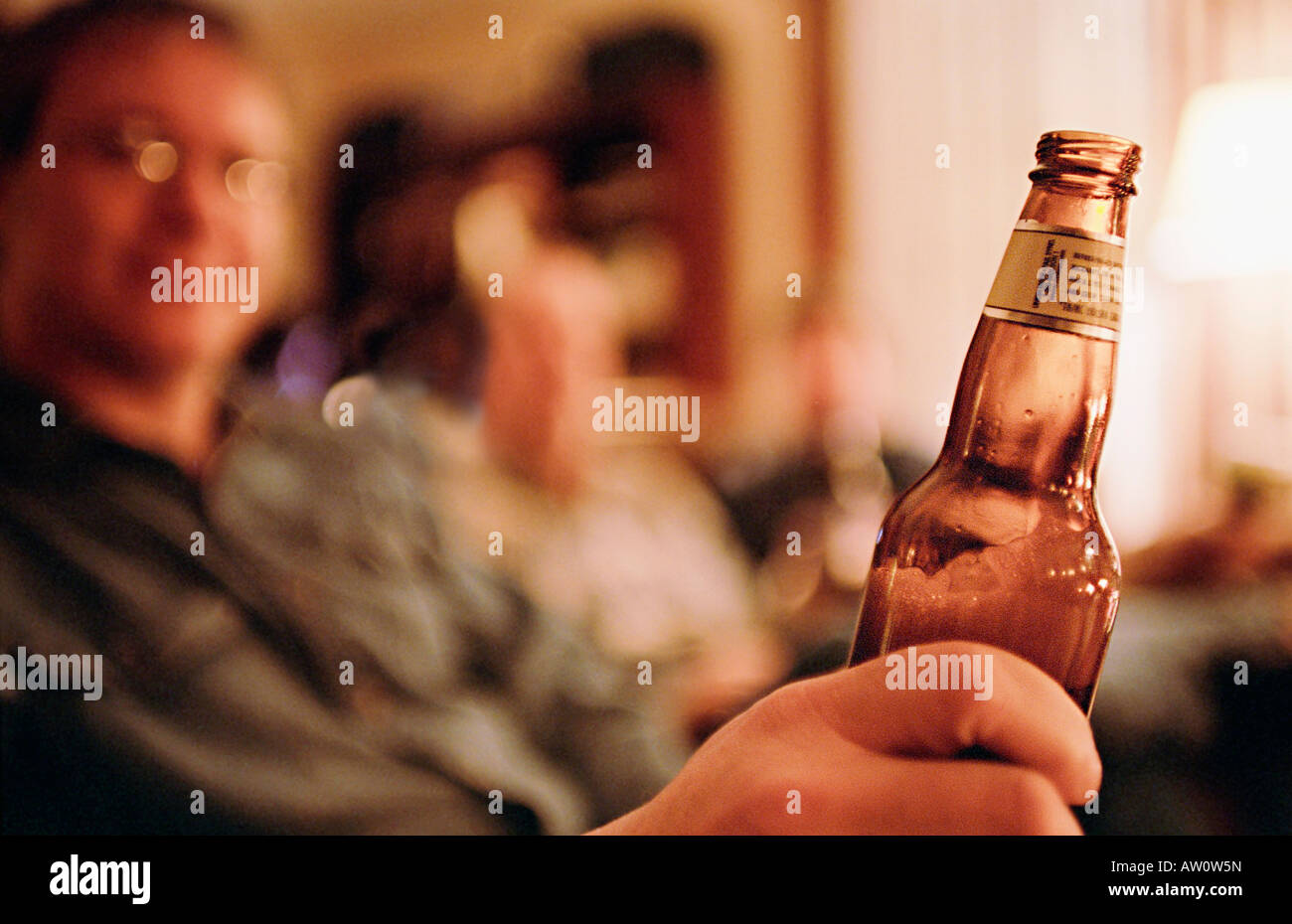 Males drinking beer hi-res stock photography and images - Alamy