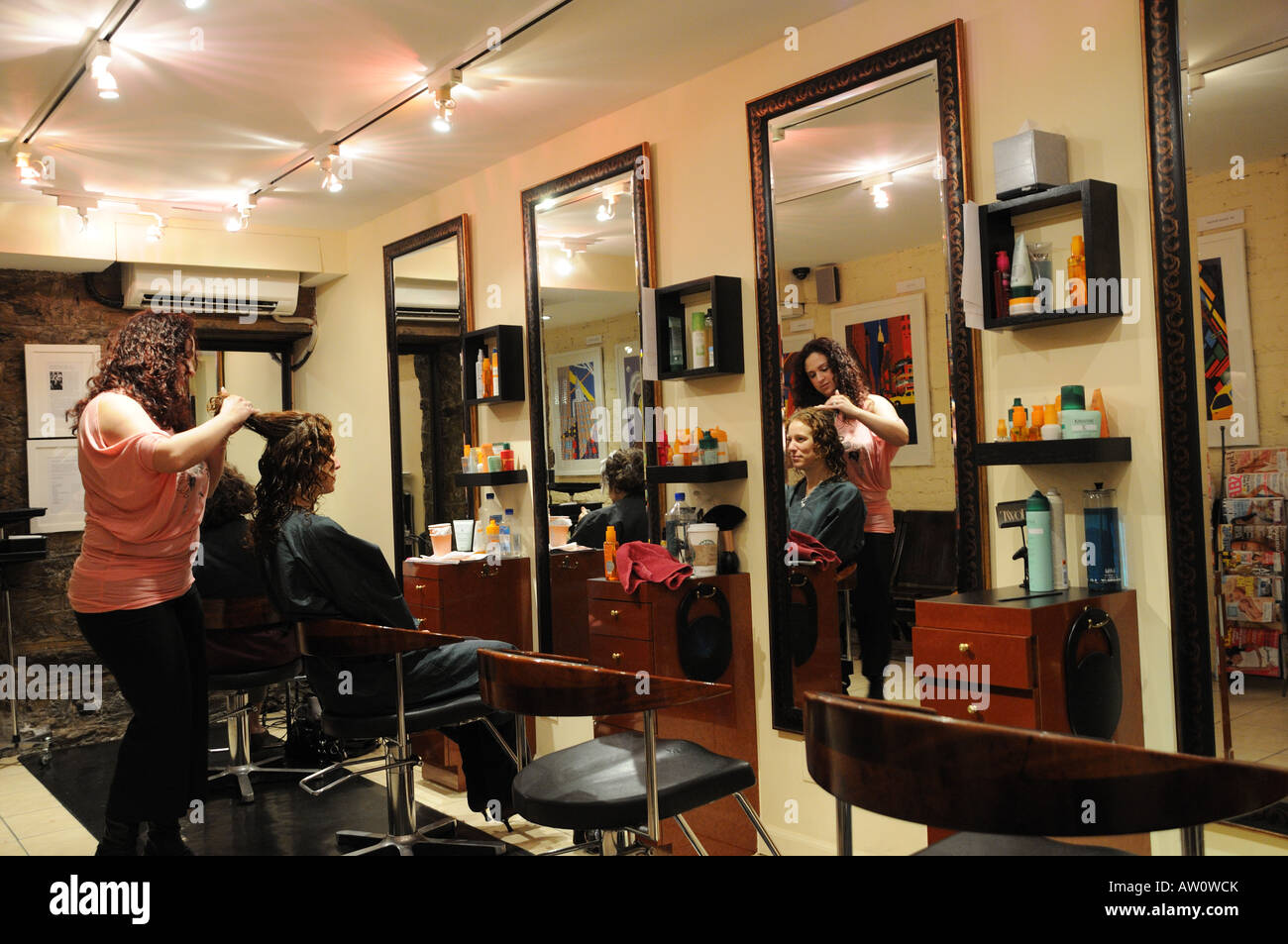 Hair dressing salon on the Upper West Side of Manhattan Stock Photo - Alamy