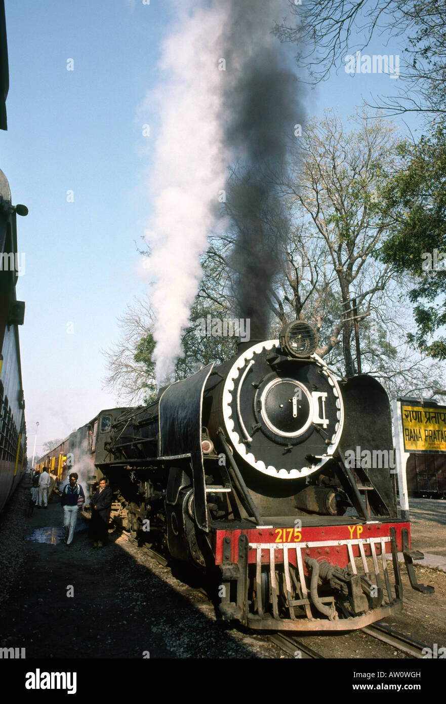 1990s train station india hi-res stock photography and images - Alamy