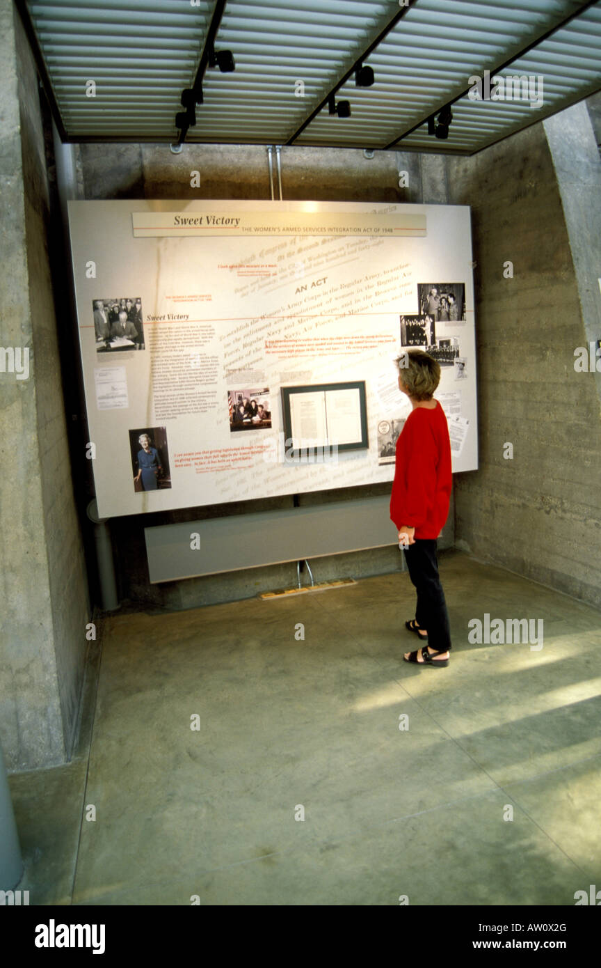 DC Washington DC DC Monuments Women in Military Service Memorial model ...