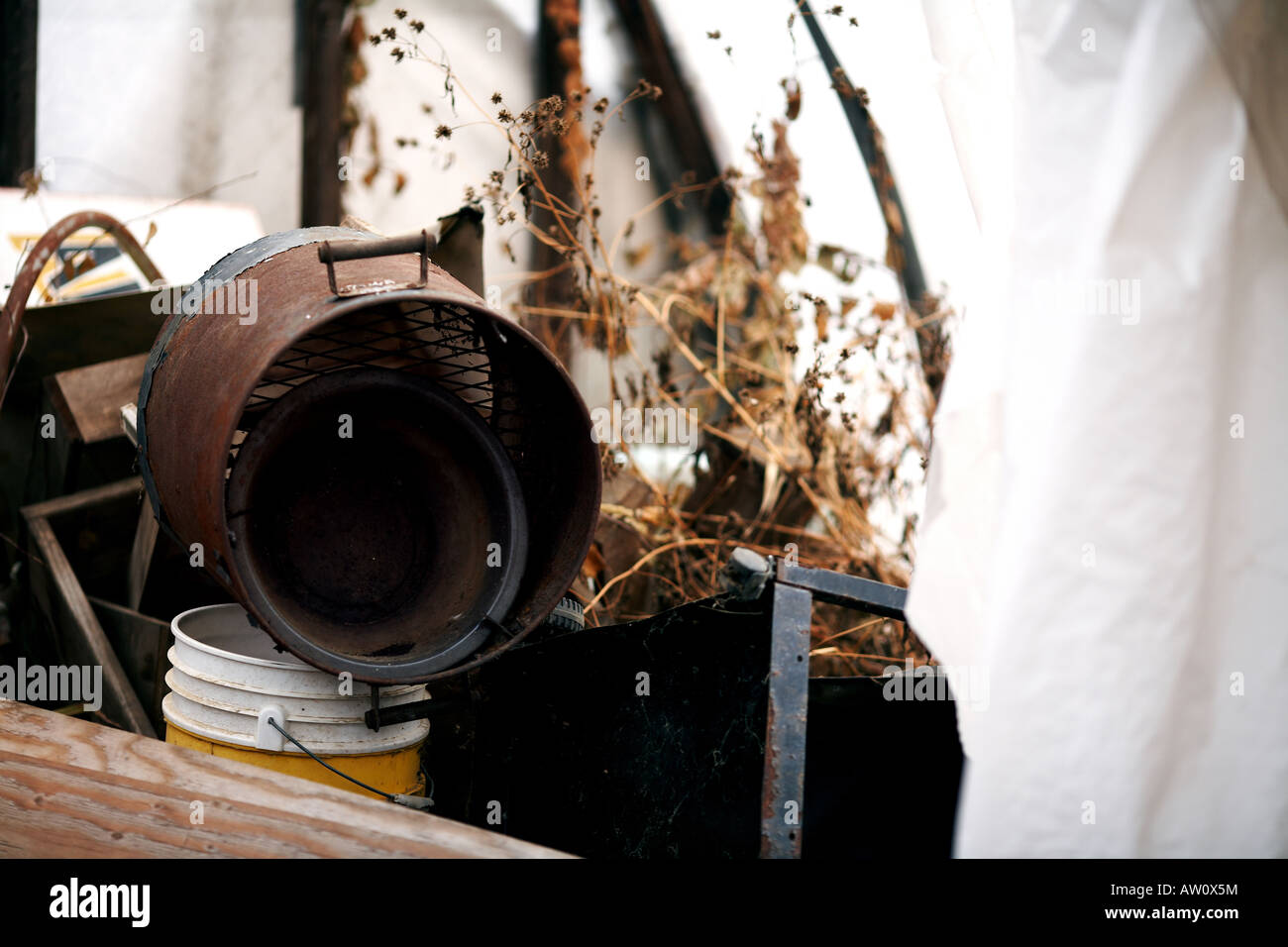 Rusted buckets hi-res stock photography and images - Alamy