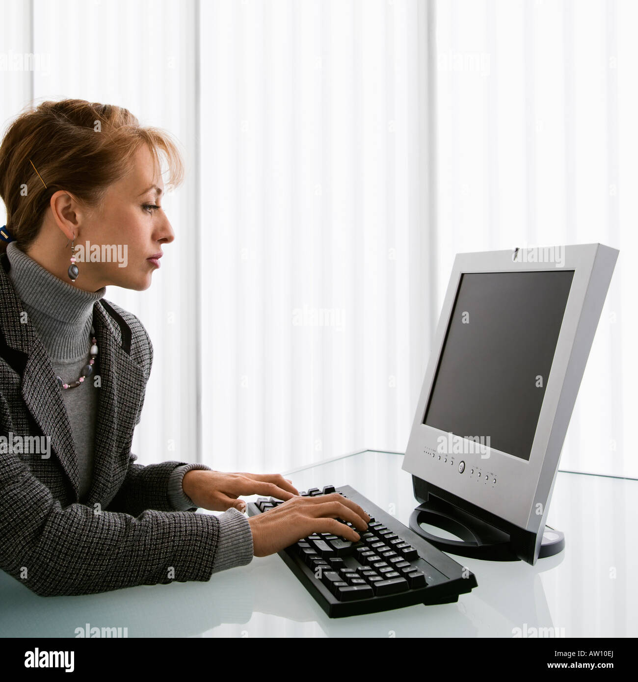 Pretty administrative assistant desk hi-res stock photography and ...