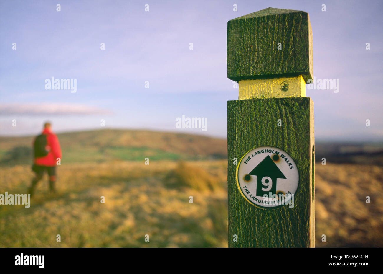 Walking route marker hi-res stock photography and images - Alamy
