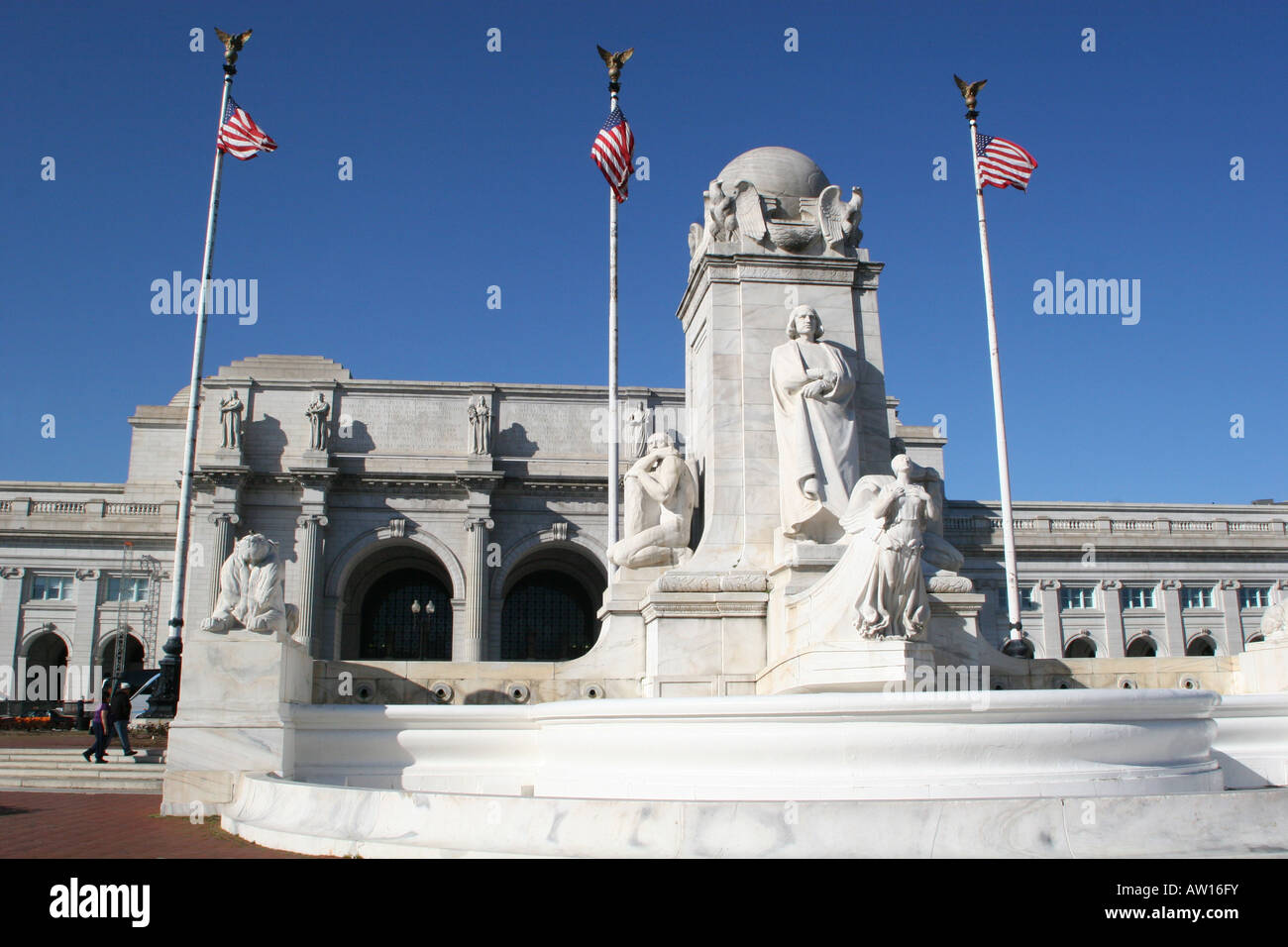Columbus Memorial Fountain in front of Union Station Washington DC ...