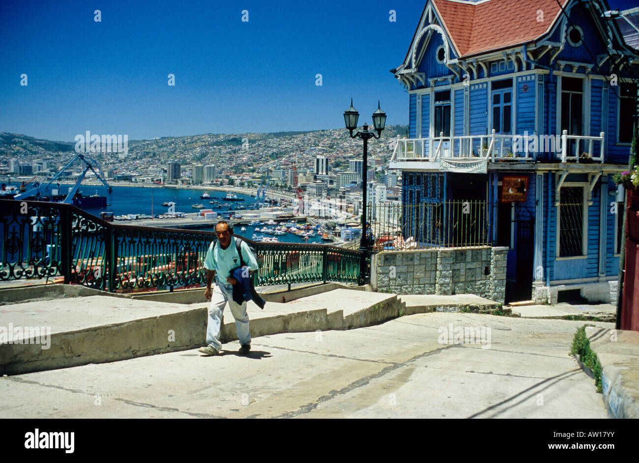 Street scene Valparaiso, Chile Stock Photo - Alamy