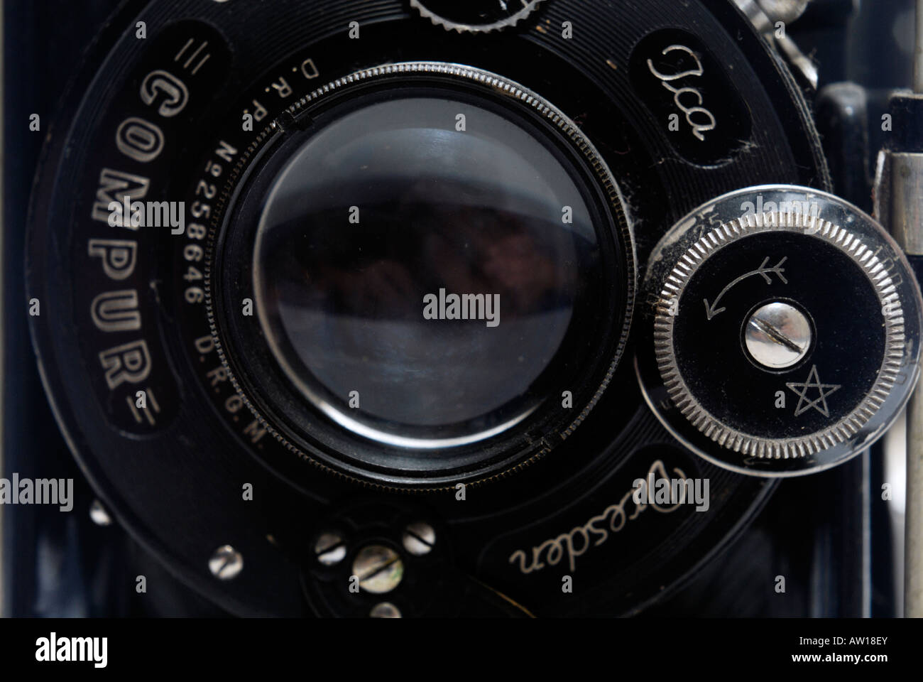 Antique vintage camera Stock Photo - Alamy