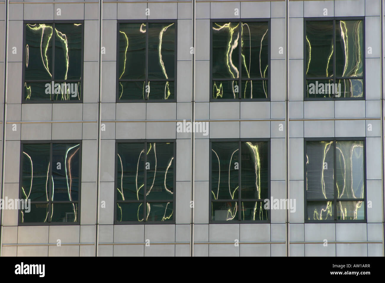 reflecting pattern in office windows reflect glass Stock Photo - Alamy