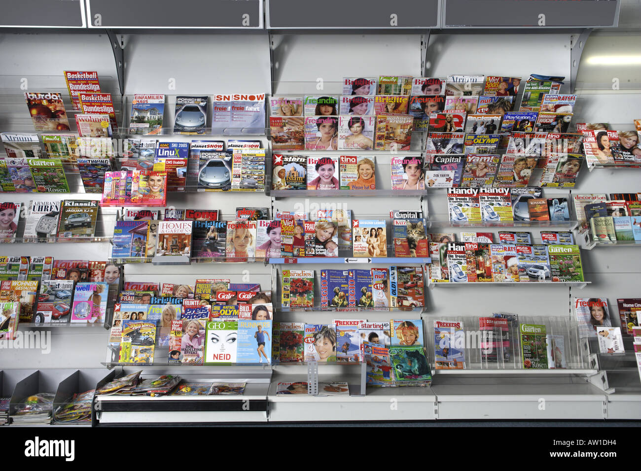 Specialized magazines hi-res stock photography and images - Alamy