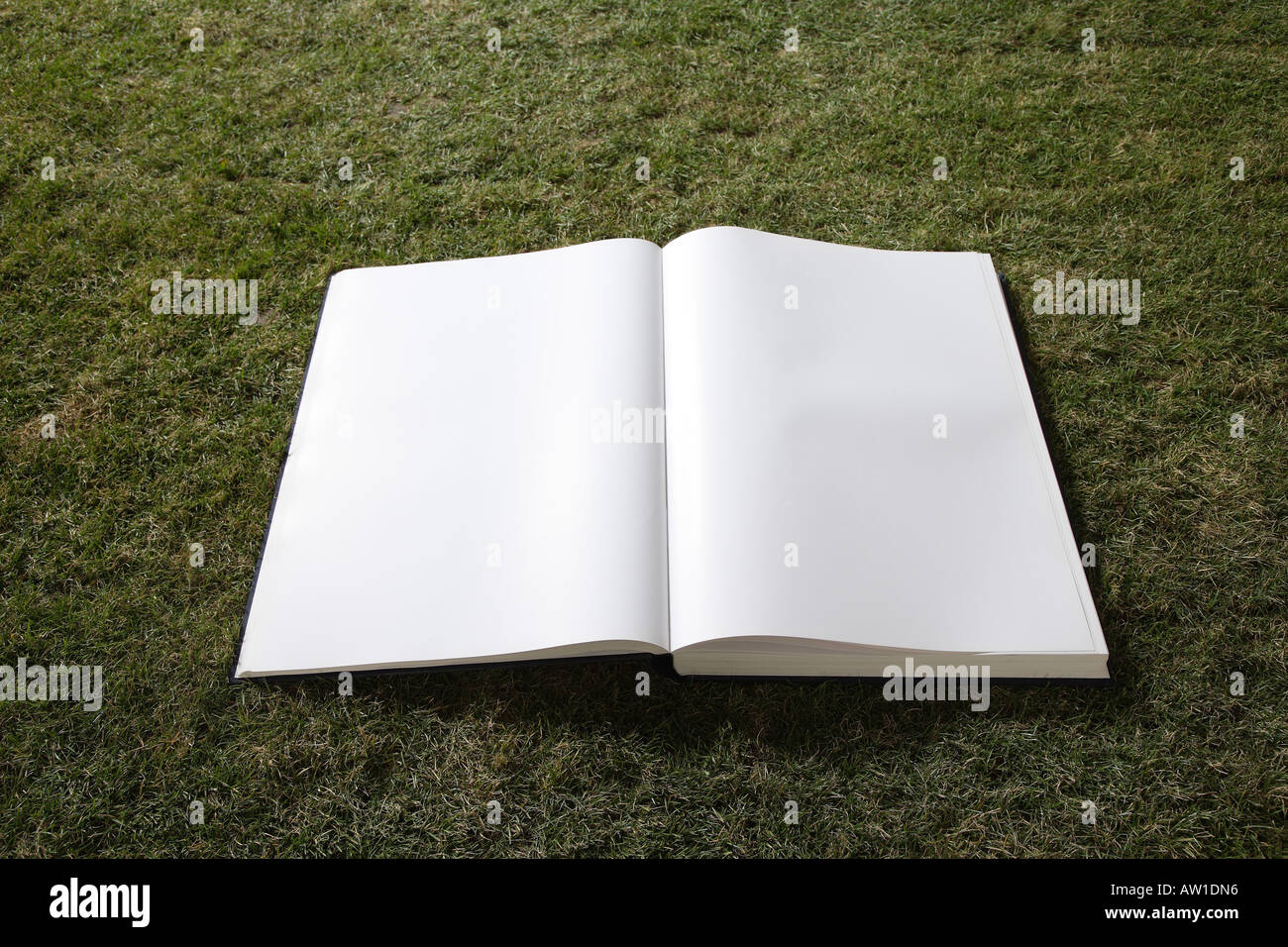 Open large book hi-res stock photography and images - Alamy