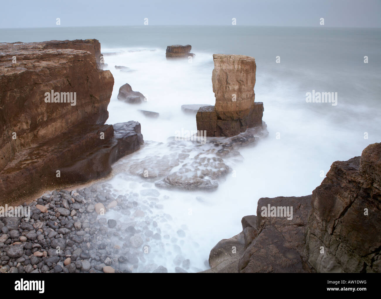 Portland stone pillar hi-res stock photography and images - Alamy