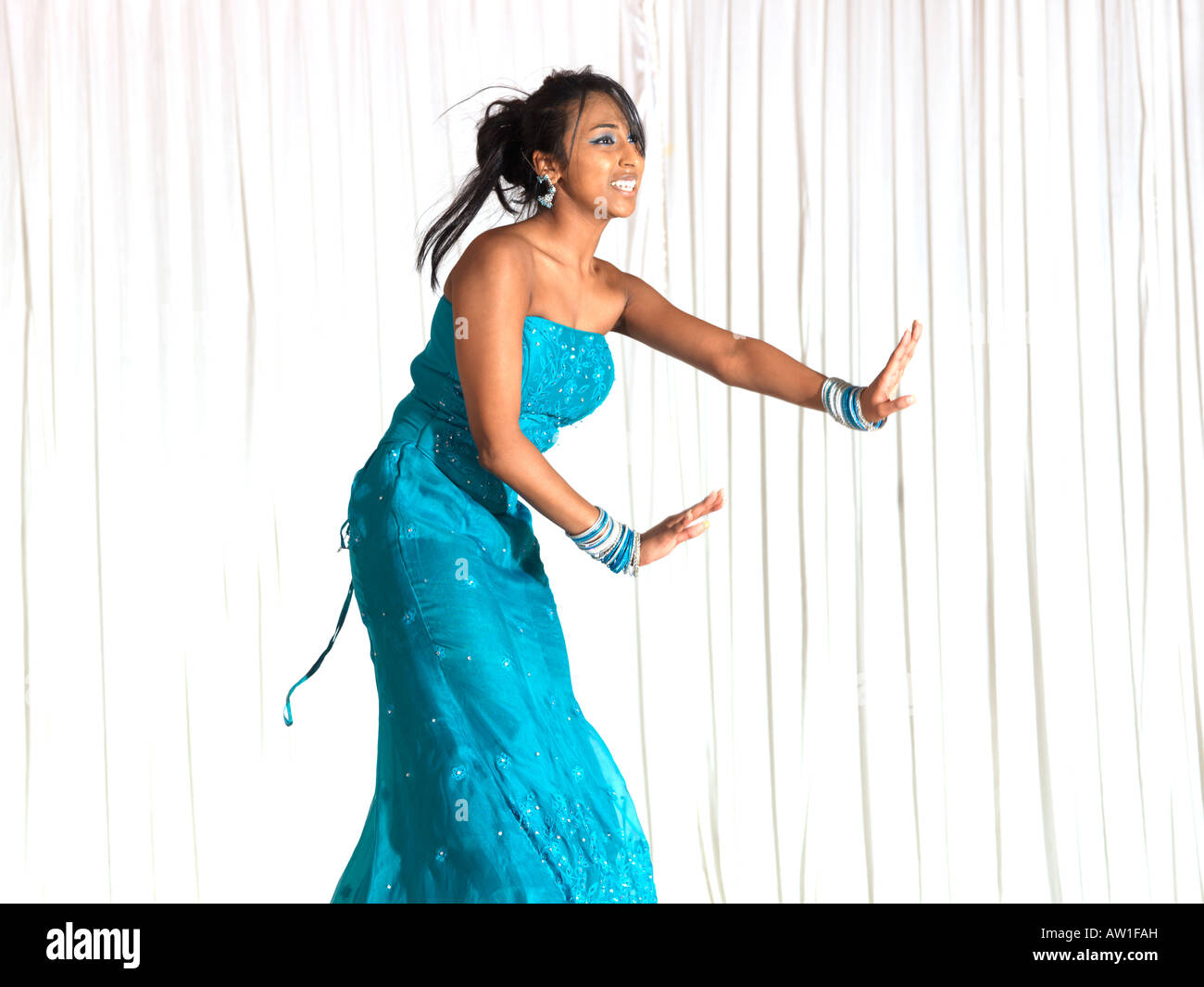 Diwali Wandswoth Town Hall London Dancer Stock Photo - Alamy