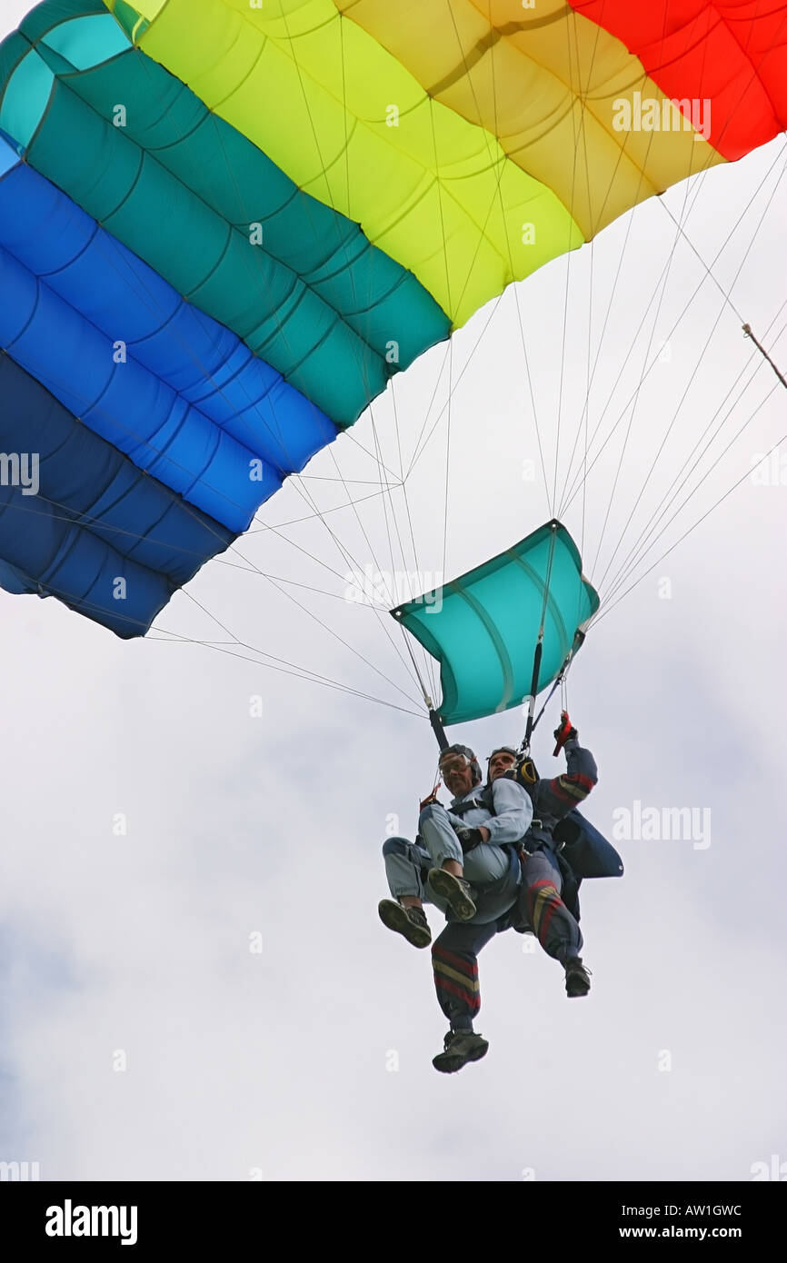 Tandem parachuting hi-res stock photography and images - Alamy