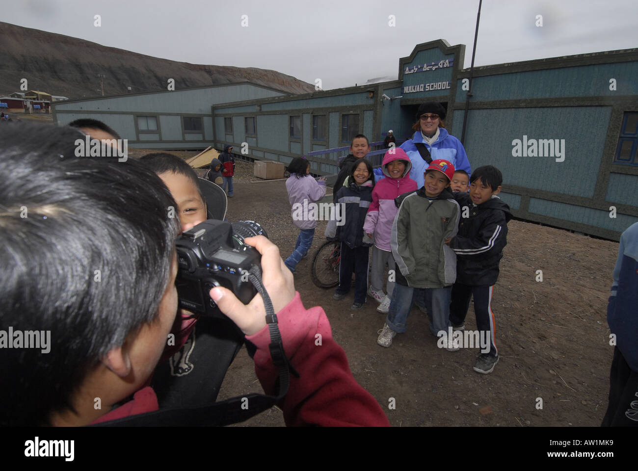 Inuit community children hi-res stock photography and images - Alamy
