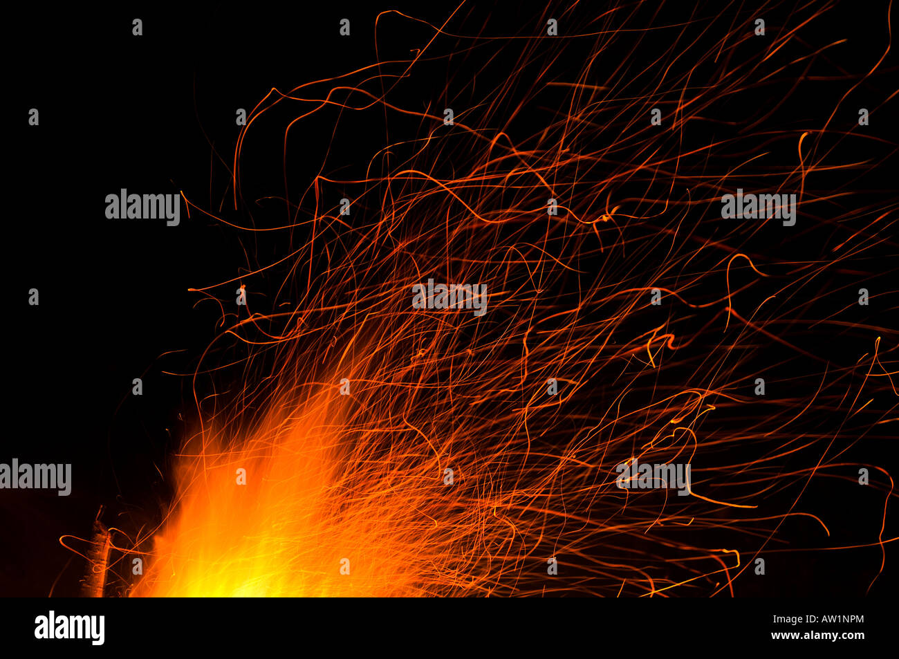 Fire burning night sparks fly hi-res stock photography and images - Alamy