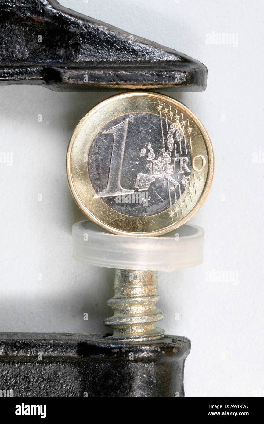Euro coin in vice hi-res stock photography and images - Alamy