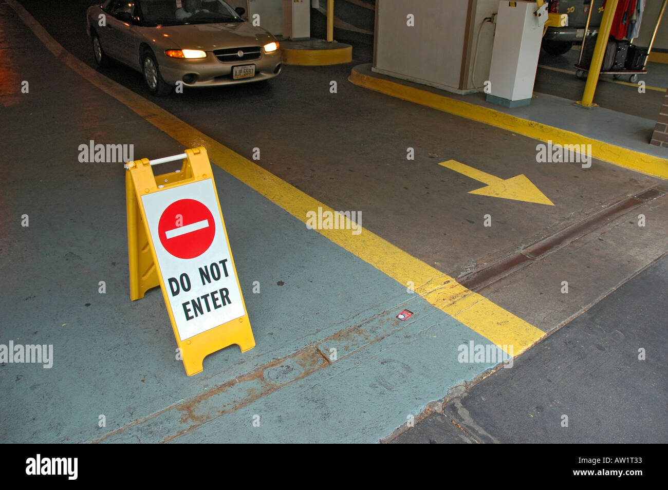 Parking garage exit enter signs hi-res stock photography and images - Alamy