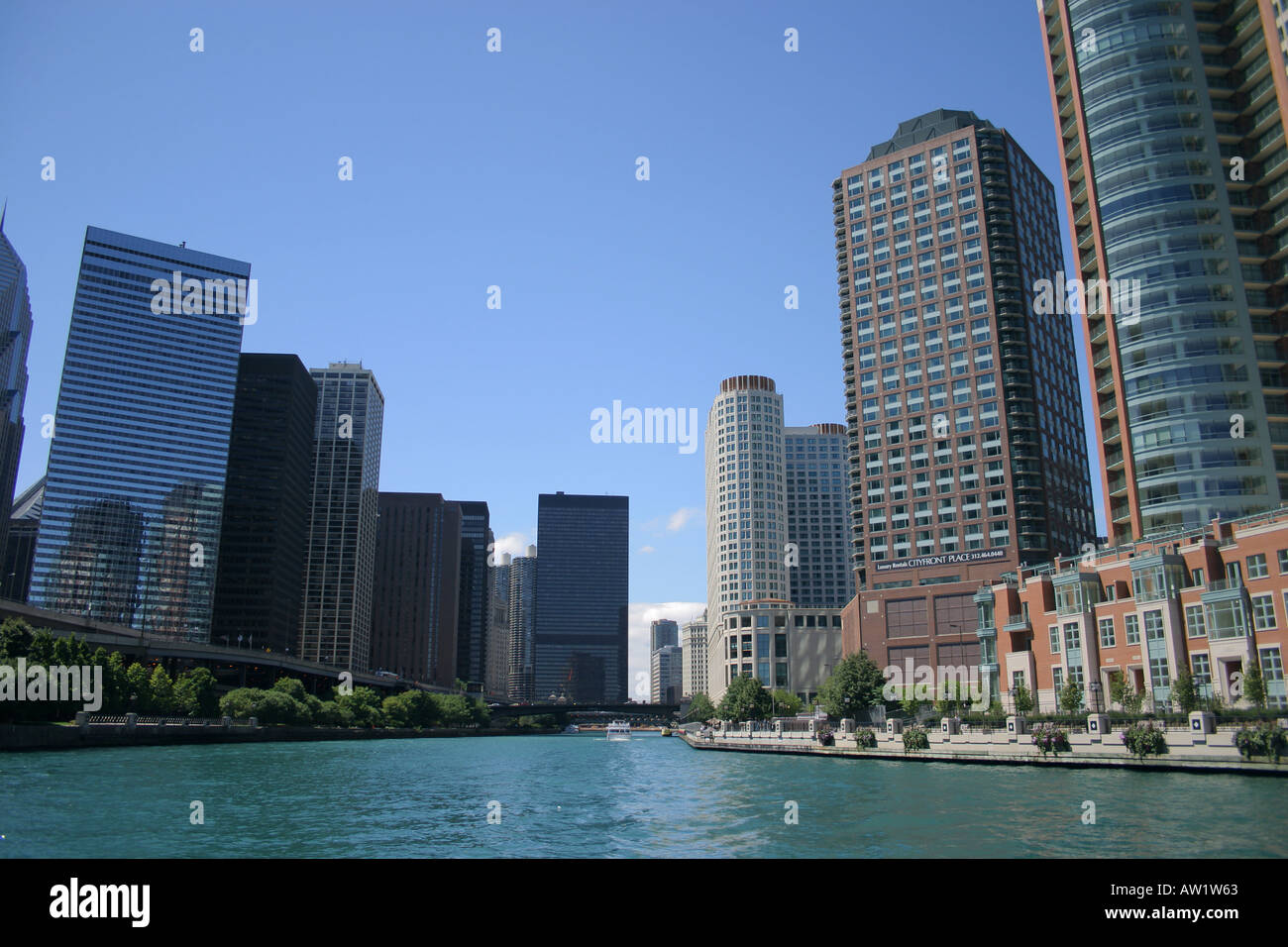 Chicago river panorama hi-res stock photography and images - Alamy