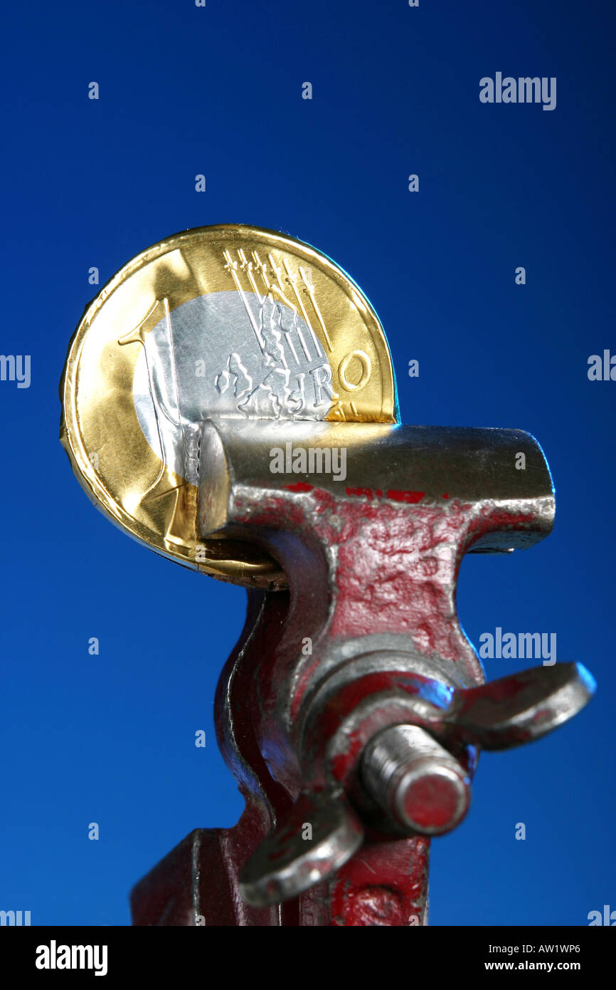Euro coin in vice hi-res stock photography and images - Alamy