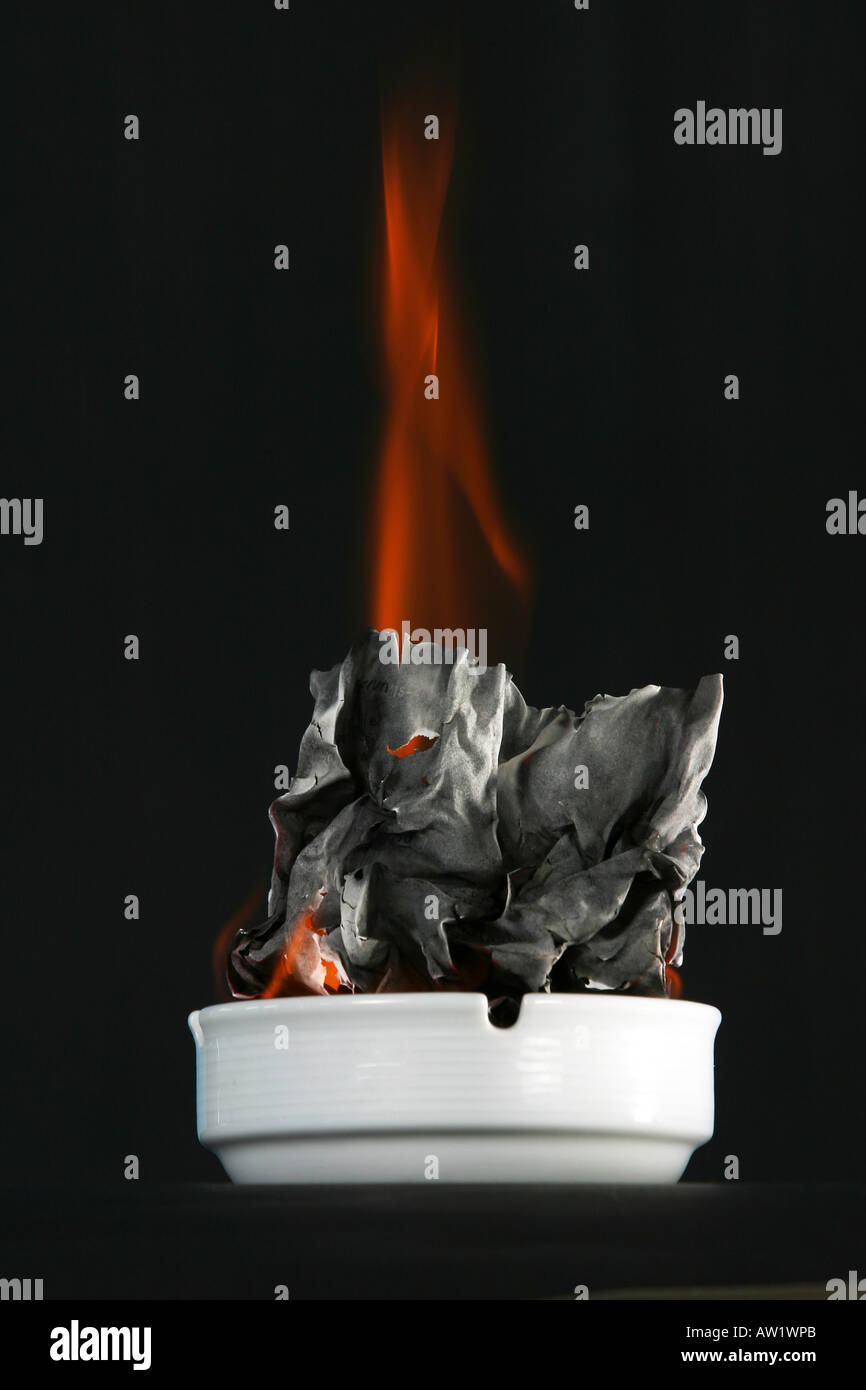 Burning sheet paper detail hi-res stock photography and images - Alamy