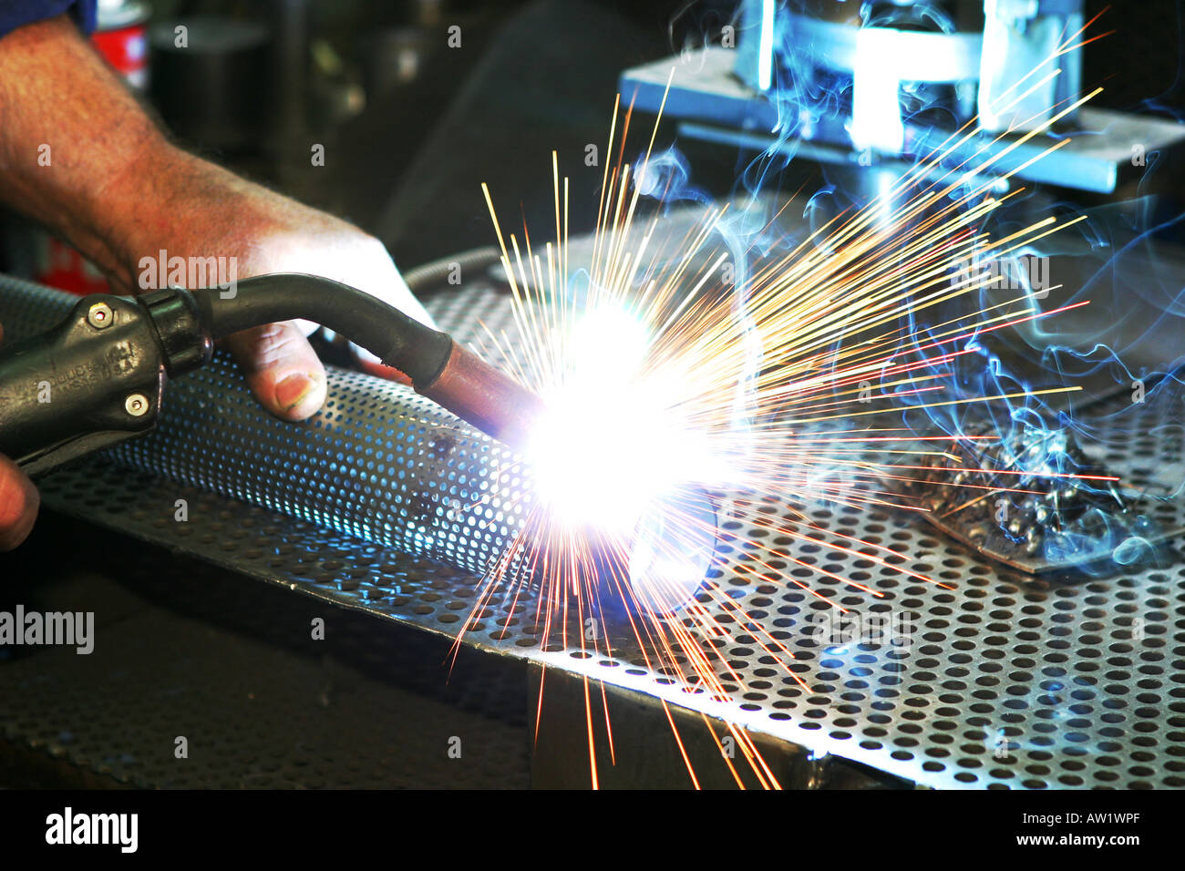 Worker welding bench hi-res stock photography and images - Alamy