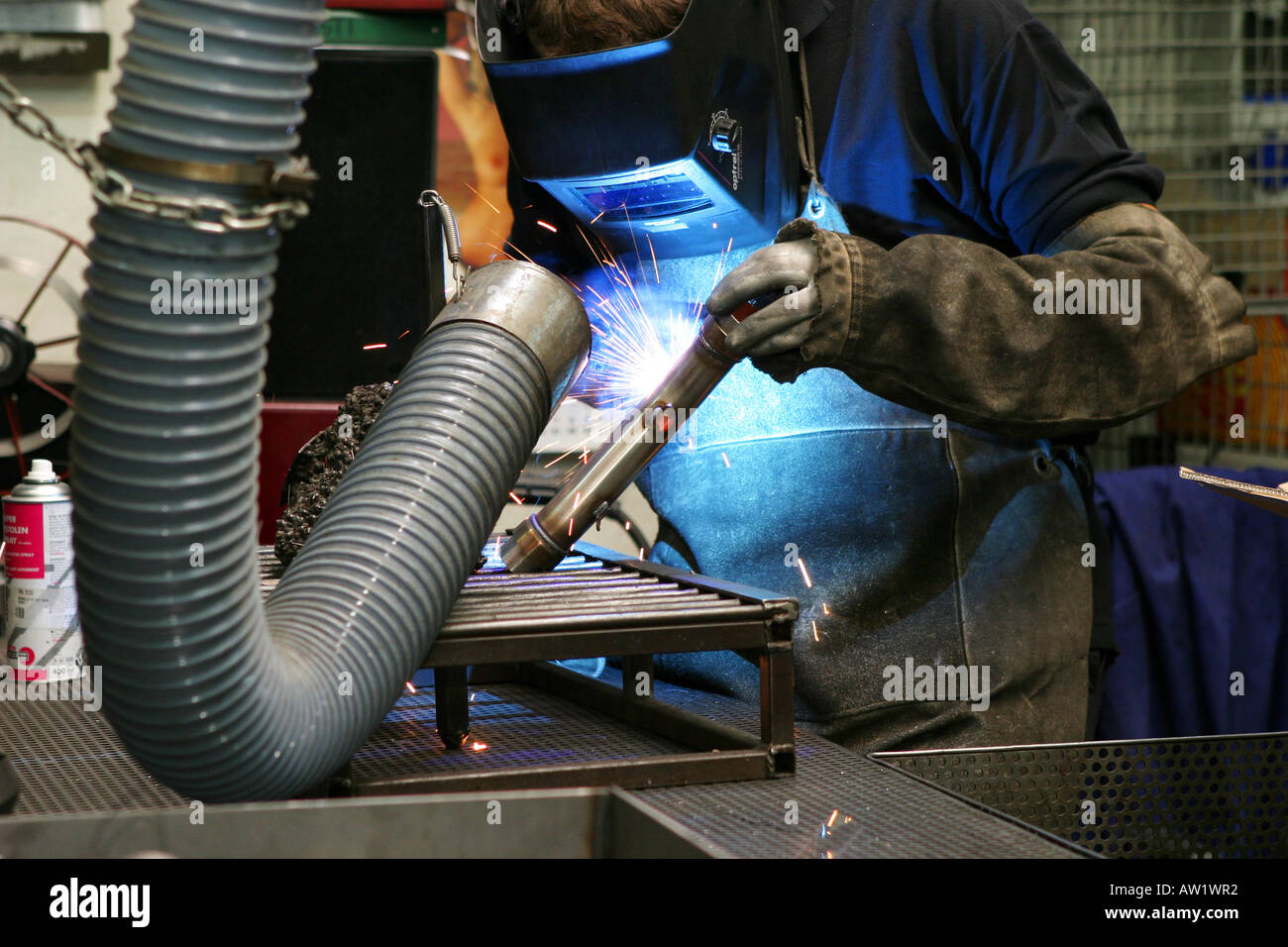 Welder work bench hi-res stock photography and images - Alamy